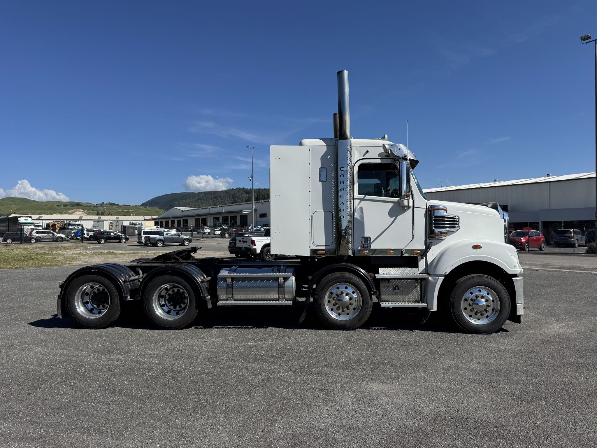 2020 Freightliner Coronado 8x4 Tractor Unit - NZT Group