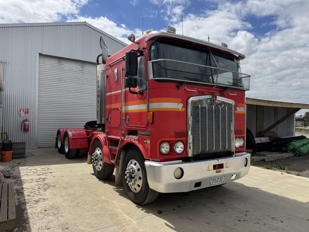 2005 Kenworth K104 8x4 Tractor Unit - NZT Group